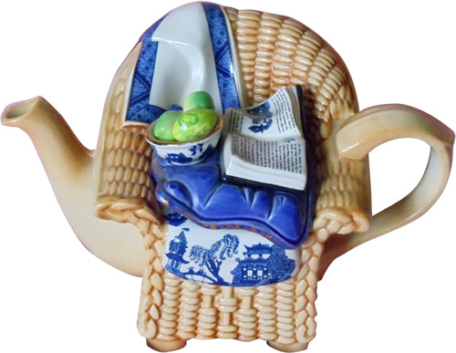 Paul Cardew and Cardew Design Blue Willow Tea Pots – my design42