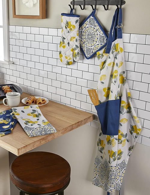 Vern Yip Blue and White Medallions and Lemons Kitchen – my design42