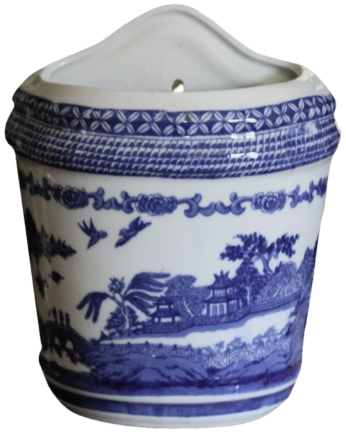 Blue and White Chinoiserie Wall Pockets and Wall Vases – my design42